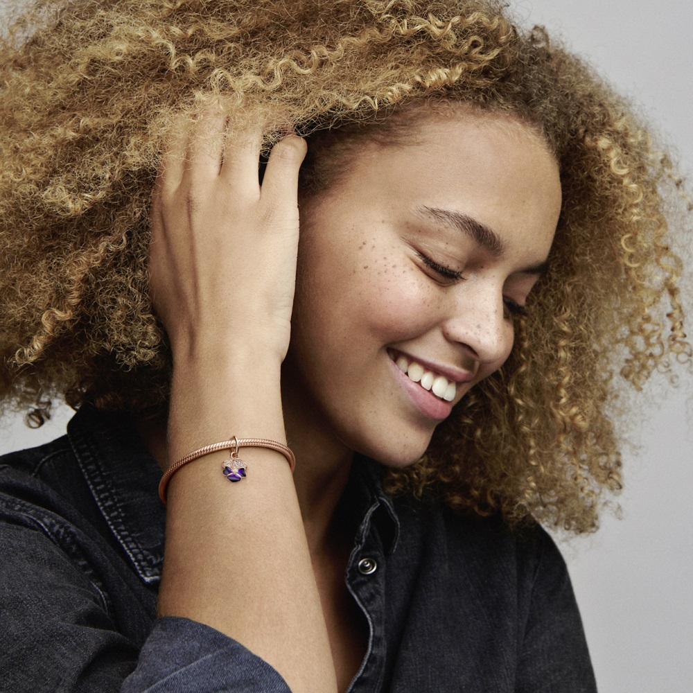 Шарм PANDORA Moments / 780776C01 купить в Минске недорого в Time.by